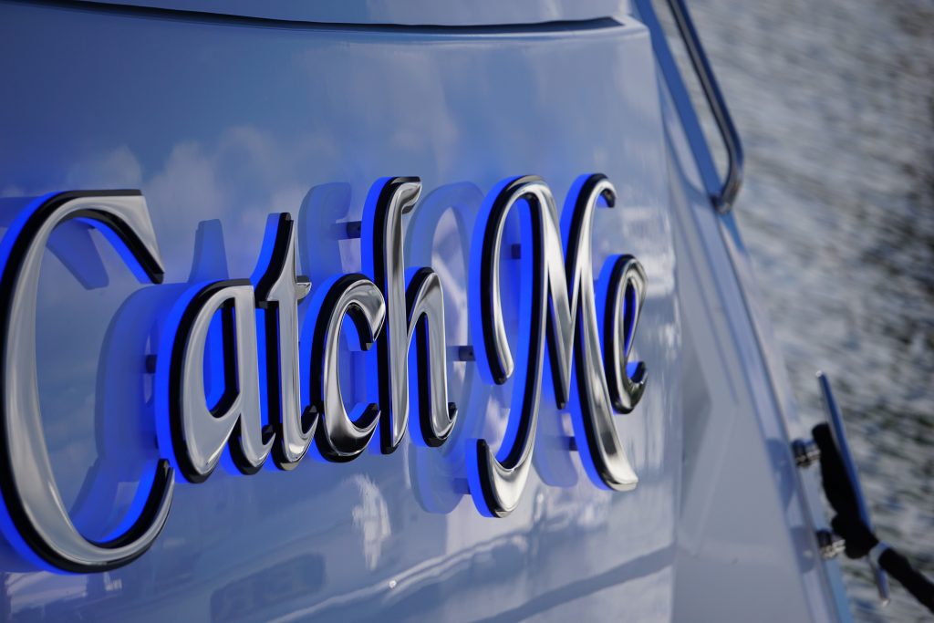 Portfolio | Completed Jobs & Refurbishes | flyachtsigns